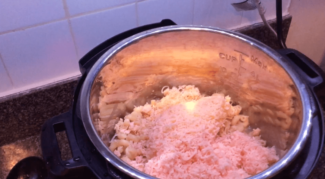 Instant Pot Macaroni & Cheese - Pressure Luck Cooking