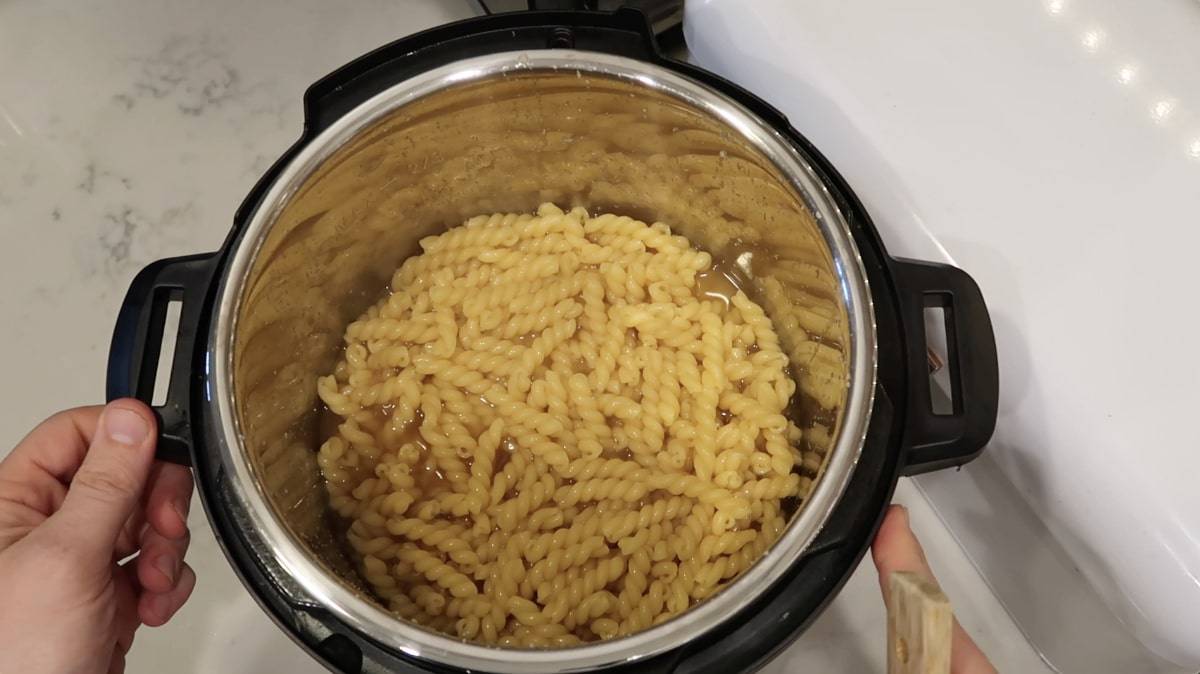 Instant Pot Garlic Herb Cheese Pasta - Pressure Luck Cooking